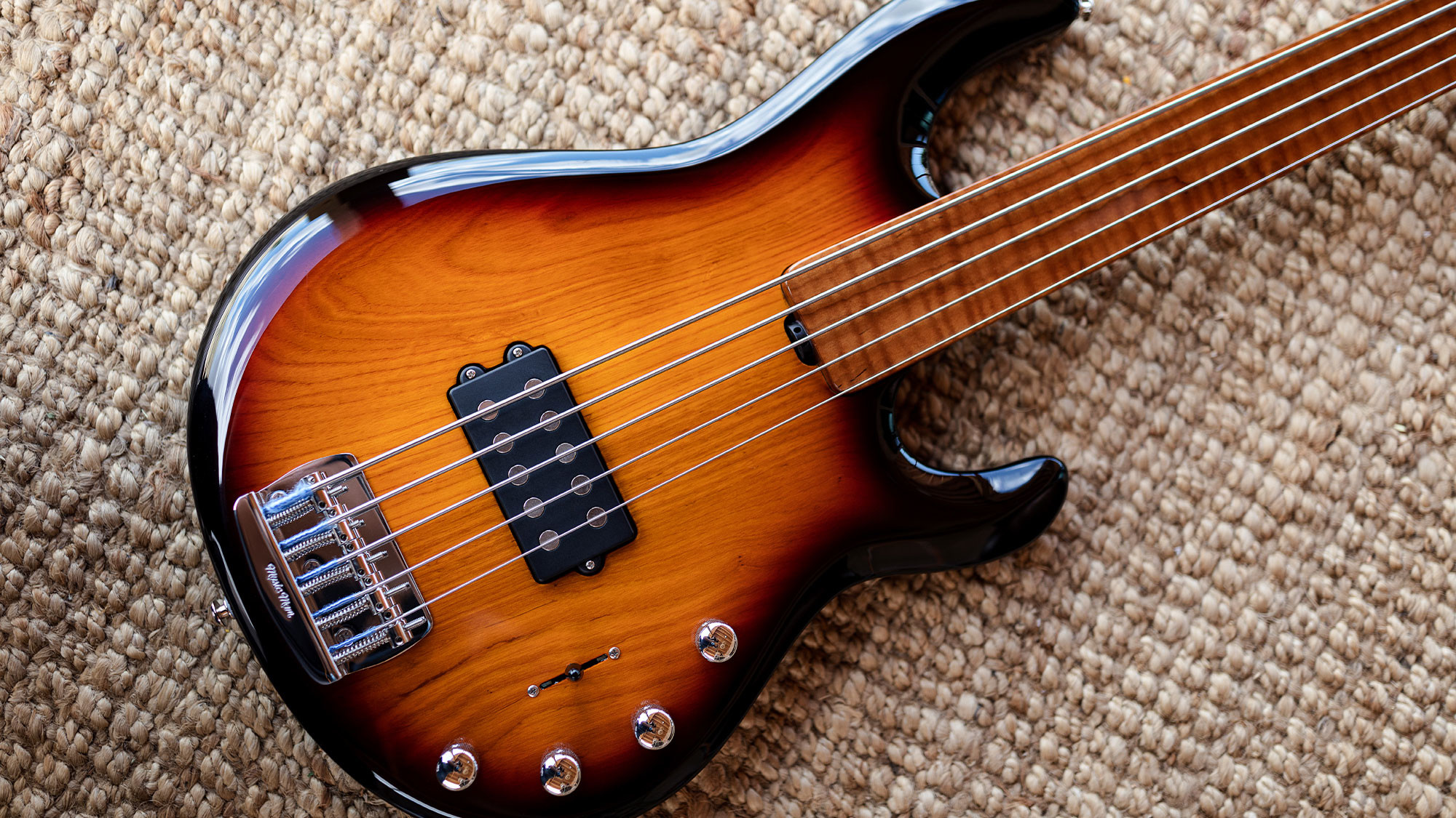 Ernie Ball Releases New Family Reserve Fretless StingRay 5 Special ...