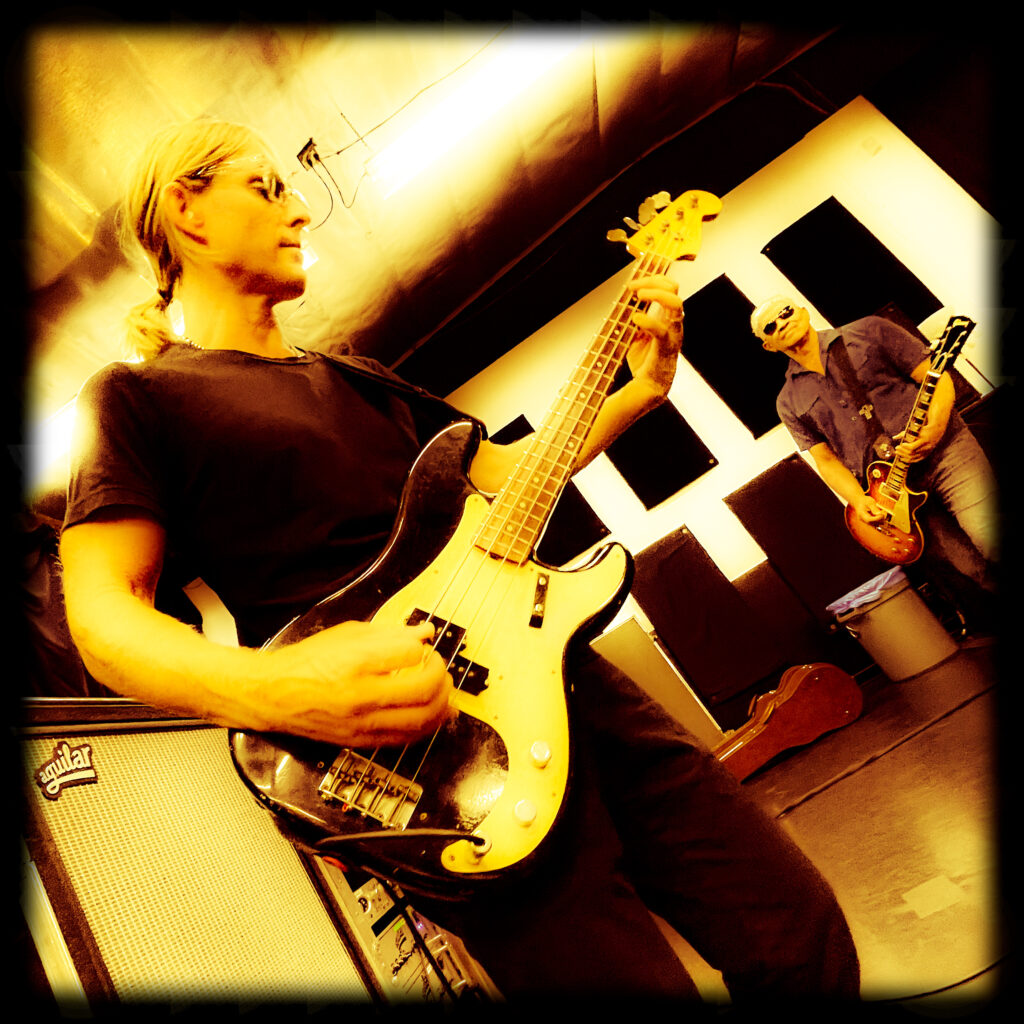 10 Questions With Chris Chaney - Bass Magazine
