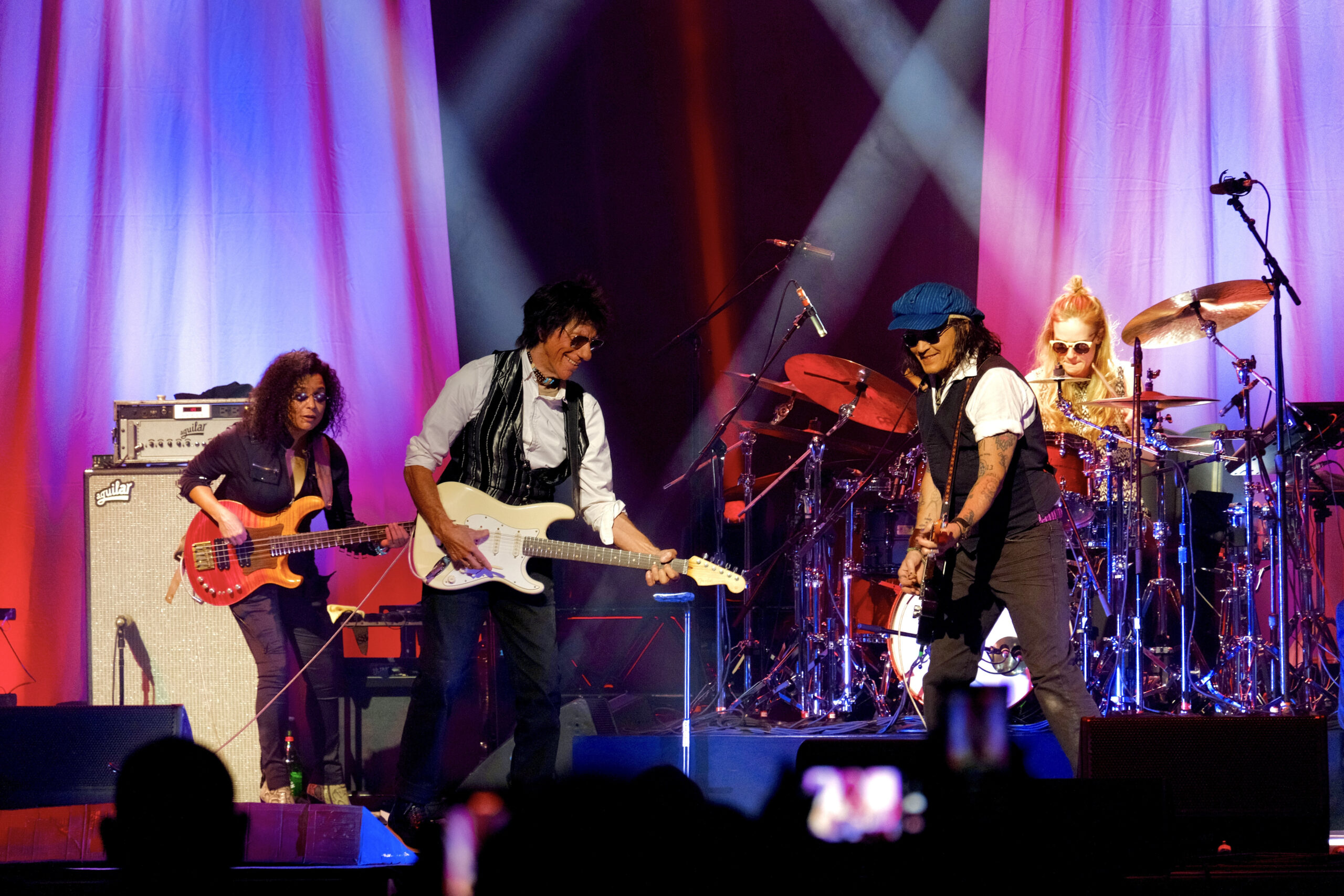 Jeff Beck and Johnny Depp Make Their U.S. Tour Debut with Rhonda Smith ...