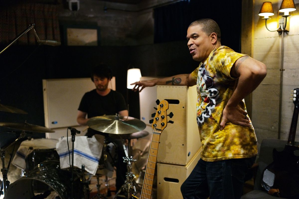 Oteil Burbridge: Left of Expectations - Bass Magazine